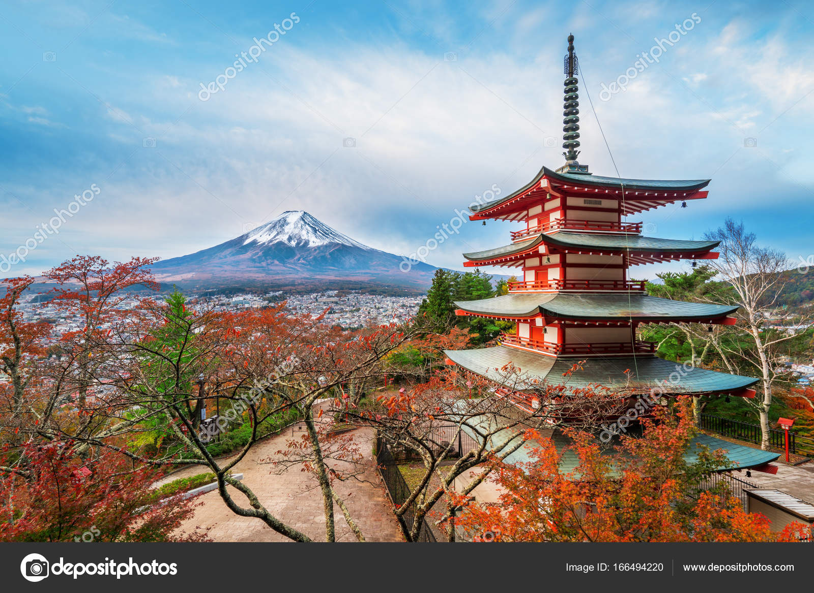 Mount Fuji, Chureito Pagoda in Autumn — Stock Photo © BiancoBlue #166494220